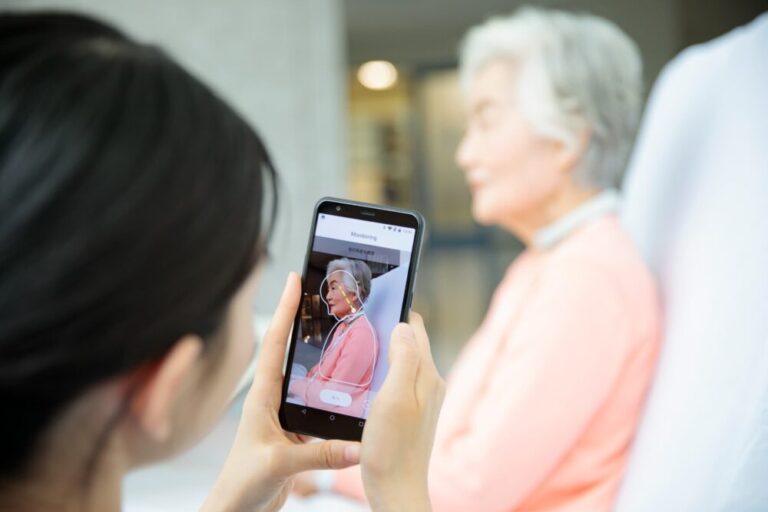 摂食嚥下モニタリング解析サービス「GOKURI」 | ラクカイゴ®